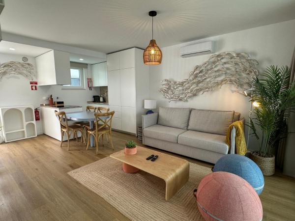 Whome Cozy Riverside Apartment In Trafaria - Almada