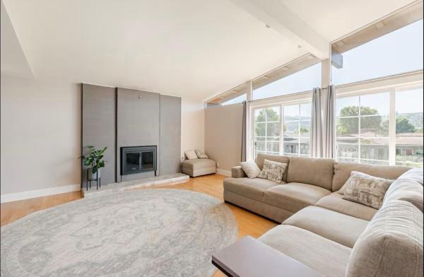 Spacious And Exclusive Oasis 6br 3ba - Westlake Village, CA