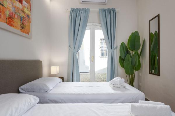 Apartment With Private Garden - Florence