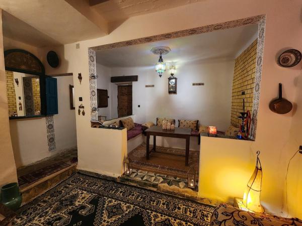 Charming Moroccan Guest House With Patio & Terrace - Fes