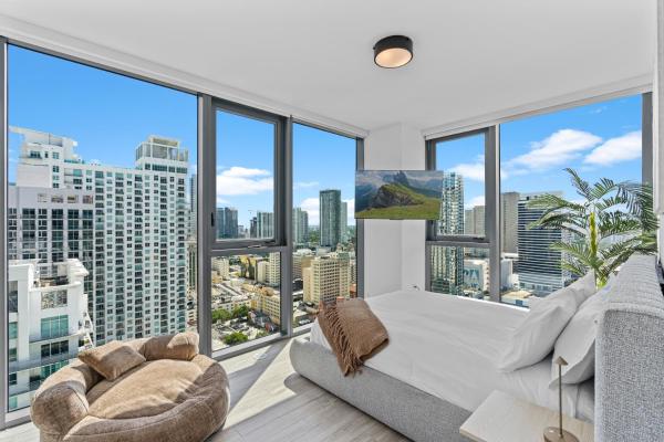 Downtown Miami Luxury Two Bed Two Bath - Miami, FL