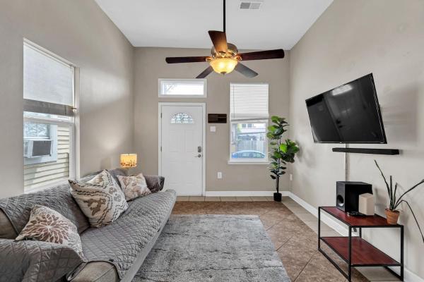 Classic Nola Stay In Cozy 2br Shotgun - Metairie, LA