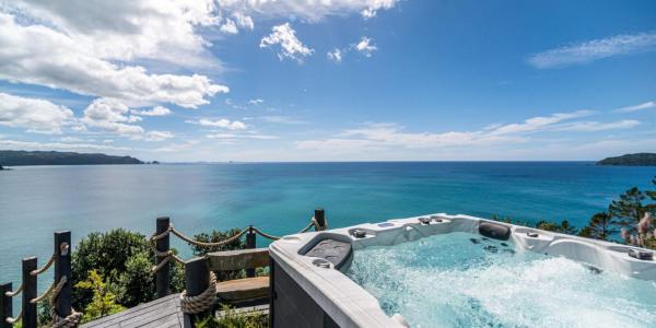 Oceanview Oasis - Home & Apartment - Pauanui
