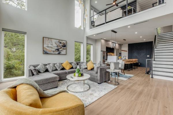 Luxury Newly Built 4 Br 4 Bath Home W/ Rooftop And Grill! - 達拉斯