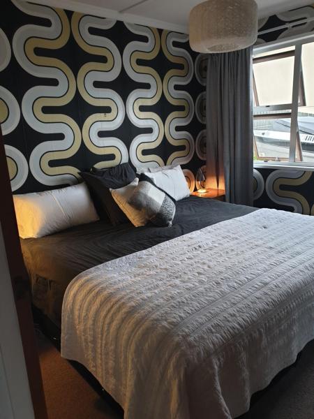 Lake Oasis - Arrowtown