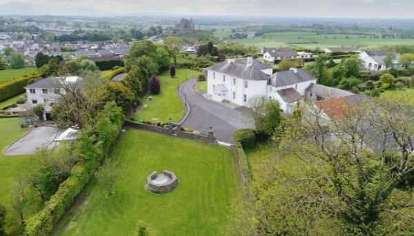 3 Bedroom Retreat - Sleeps 6 - Pet Friendly - Cashel