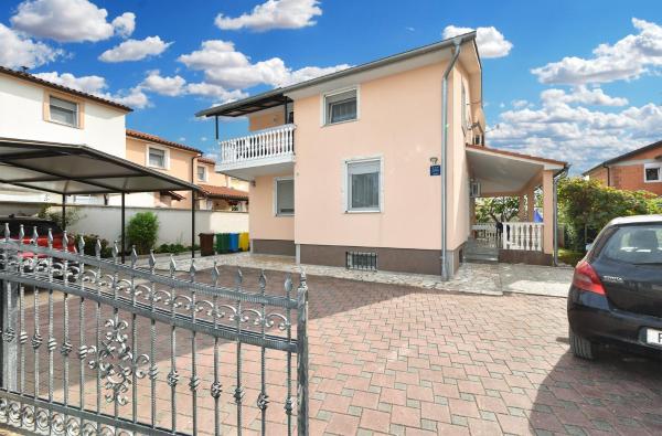 Apartments Mara 1029 - Pula