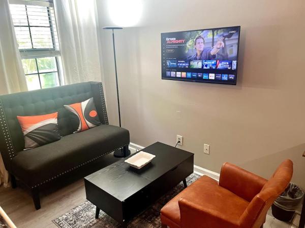 Green Door Retreat Near Downtown - Atlanta