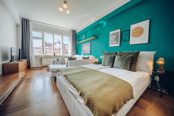 Downtown 2bd Riverside Apartment Near Dancing House - Prague