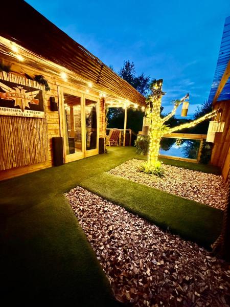 Woodland Escapes Glamping - Lake View - Ormskirk
