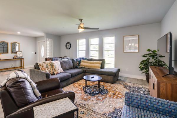 Game, Shop & Beach-hop: Family Home In Cape Coral - Cape Coral, FL