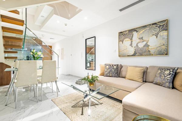 Private Rooftop Jacuzzi - Duplex - Masdar City - Abu Dhabi