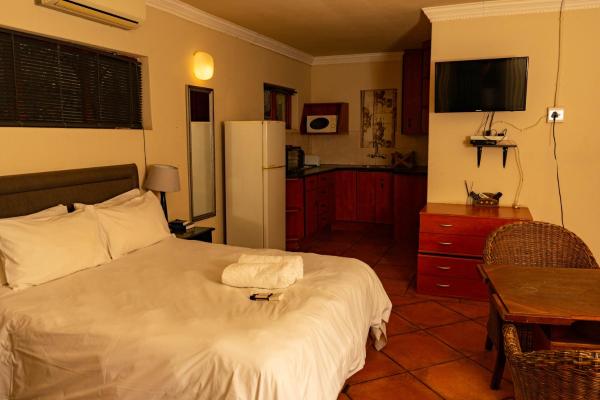 Harties Lodge - Meerhof Bay View 7 Family Room - Hartbeespoort