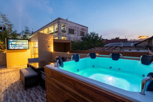 7br Walled City Diamond Villa - Rooftop Heated Jacuzzi - Cartagena