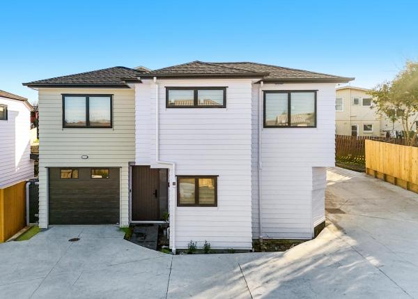 Daylight Dwell & Delight Near Auckland Airport - Auckland