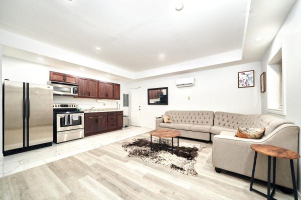 Brand New 1-bedroom House By The Riverfront - Windsor, ON, Canada