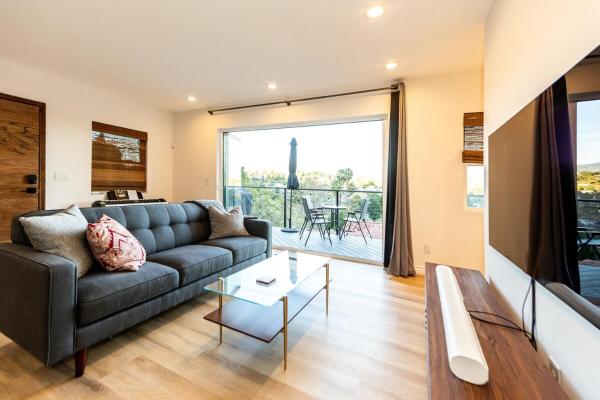 Hidden Oasis 3 Bedroom 2 Bathroom Home With Large Backyard And Views Near Dtla - Pasadena, CA