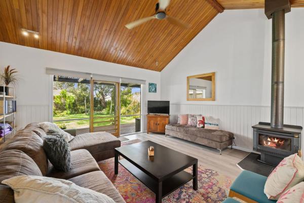 Sanders Beach House In Silverleaves - Cowes
