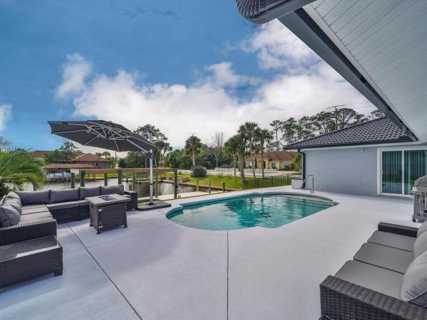 Waterside Paradise With Pool In Palm Coast - Palm Coast, FL