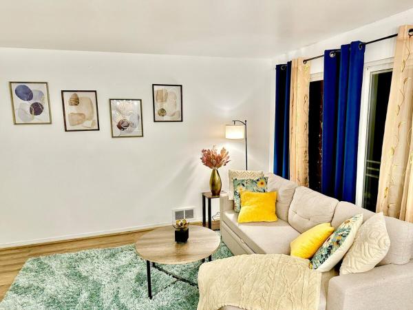 Chic Townhome - Your Cozy Haven Awaits In Lynnwood - Lynnwood, WA