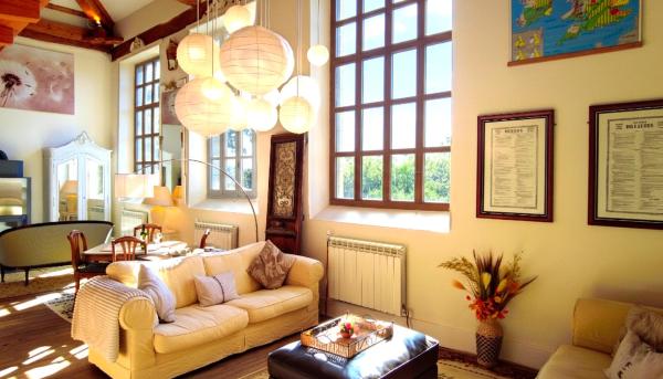 Romantic Village School With Sunny Garden - Ambert