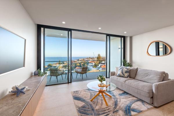 Modern 1-bed With Tamarama Beach Views - Bondi Beach