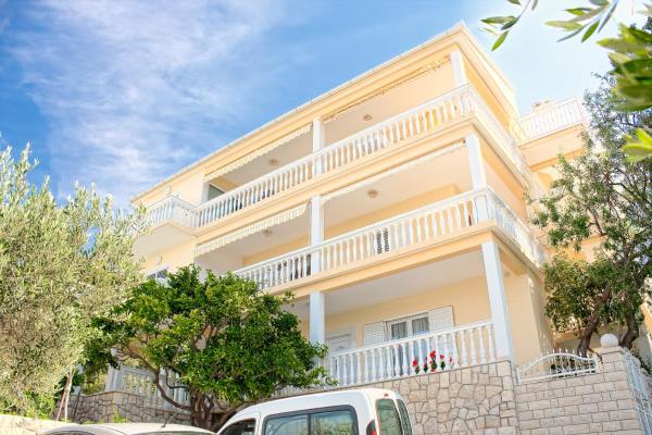 Apartments And Rooms Katarina - Hvar