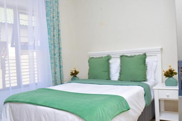 House For Six Adults - Emalahleni