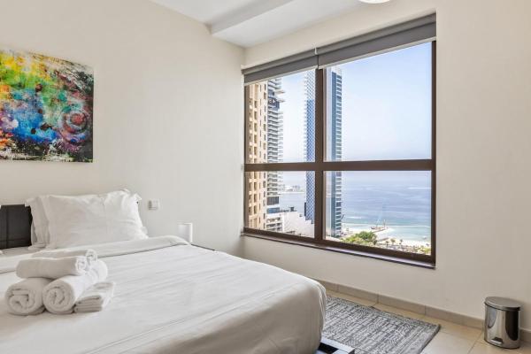 Stylish Jbr Apartment, Steps From The Beach - Dubai