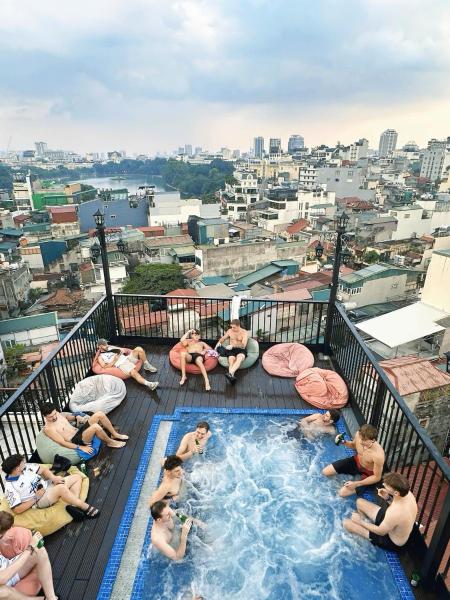 Lakeview Backpackers Hostel & Rooftop Bar - Hanoi