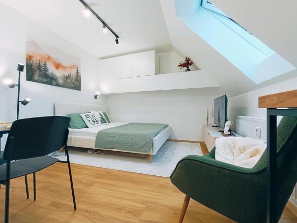 The Square & Cozy Apartment - Oravský Podzámok