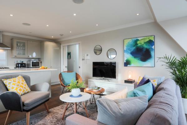 Madison Hill - White Hill House 5 - 3 Bedroom Flat - Streatham - London