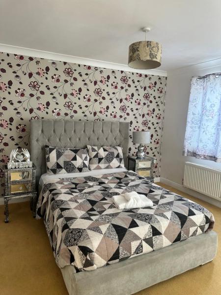 Fabrizio Residence 2 - Redhill