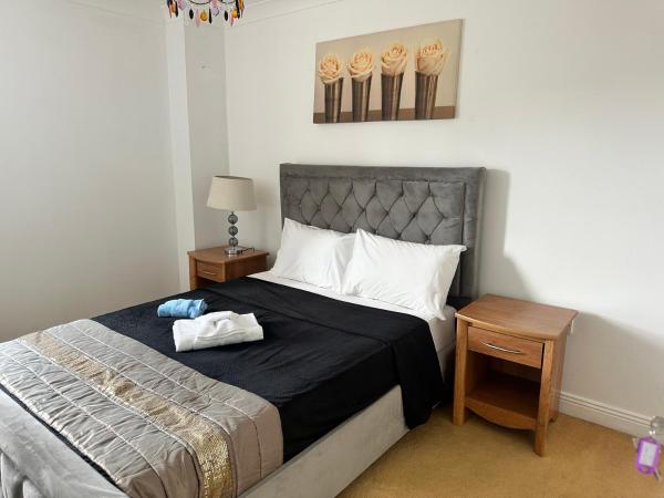 Fabrizio Residence 4 - Dorking