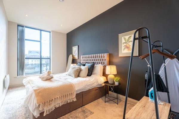 Modern 1br With Sofa Bed And Prime Location With City Views - Leeds