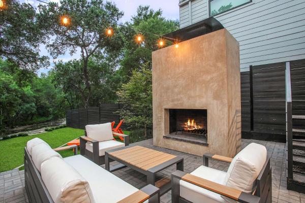 The Atx South Lamar Creekside Retreat With A Pool - 
