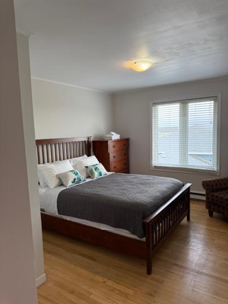 Airport Manor Unit 4, 2 Bedroom Apartment - Paradise