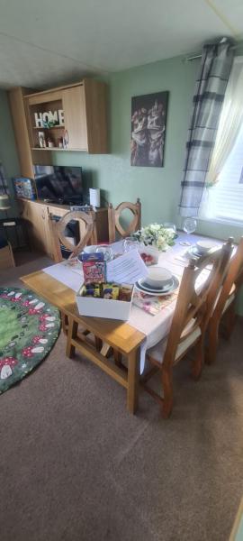 Lyons Winkups Holiday Park Towyn, North Wales Static Caravan 3 Bedroom Sleeps 8 Free Entertainment - Towyn