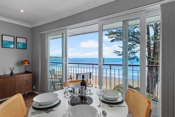 33 Beach Court - Direct Beach Access Sea Views - Saundersfoot