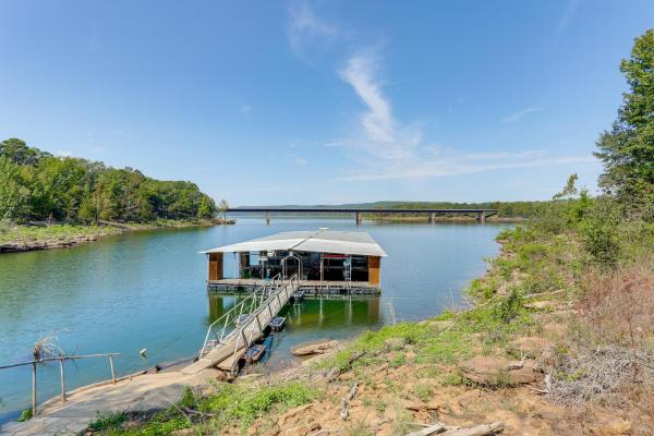 Walk To Greers Ferry Lake! Home With Dock Access - 아칸소