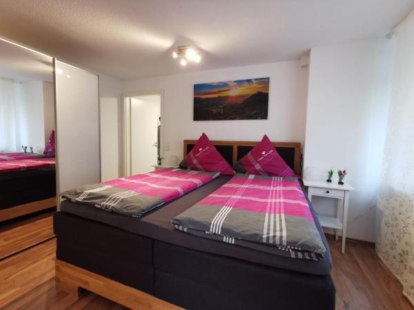 Ferienwohnung Hogh, 55qm, Terrasse - Neuffen