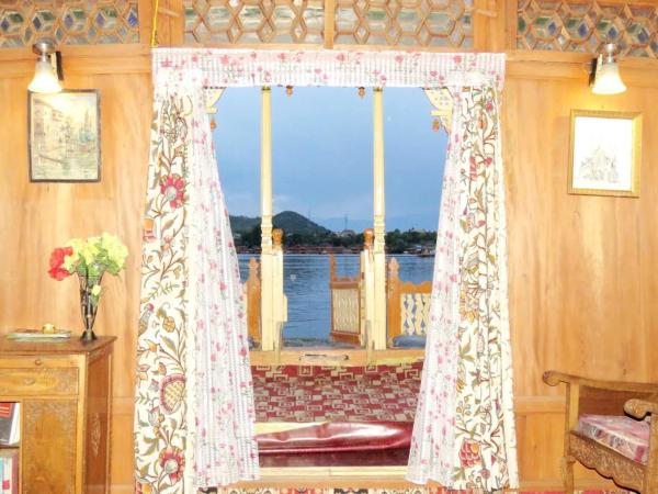 Houseboat Young Kabul - Srinagar