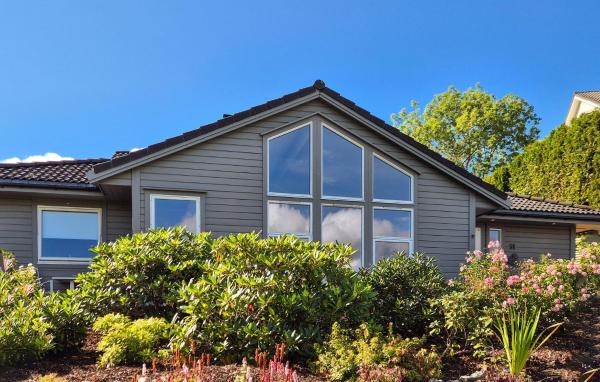 Beautiful Home In Bjørøyhamn With House Sea View - Bergen