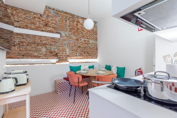 Cozy Apartment—color And Comfort In Malasaña - Madrid