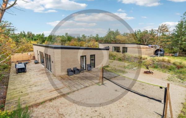 4 Bedroom Awesome Home In Thyholm - Denmark
