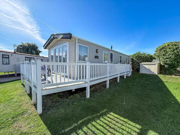 Stunning 6 Berth Caravan With Decking At Cherry Tree Park In Norfolk Ref 70802c - Great Yarmouth