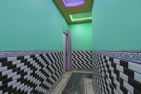 Hotel O Yuvraj Lodge - Tarapith