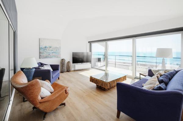 Modern Beach Apartment - West Sussex