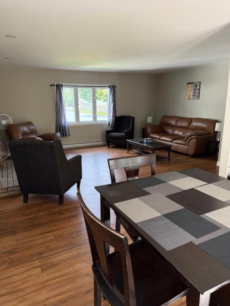 Vinnecomb Apartments - Ground Floor - 3 Bedroom - Paradise