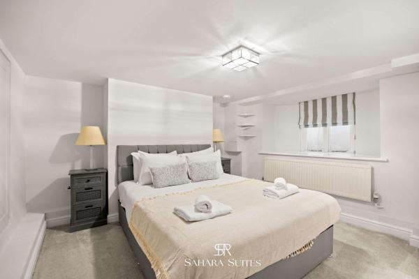 New Stylish 4br - Windsor City Centre - Sleeps 6 - Slough